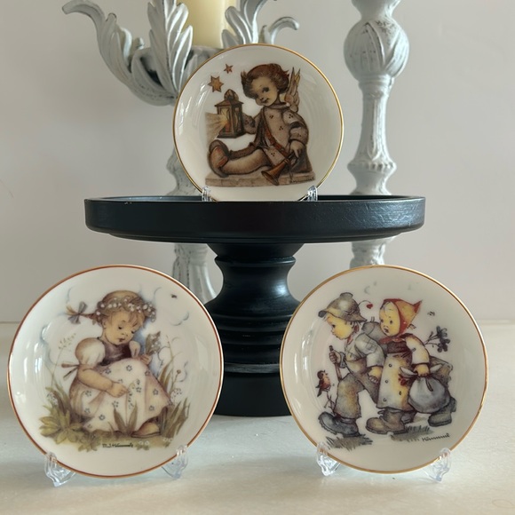 Hummel | Art | Three Mini Mj Hummel Porcelain Plates With Stands | Poshmark